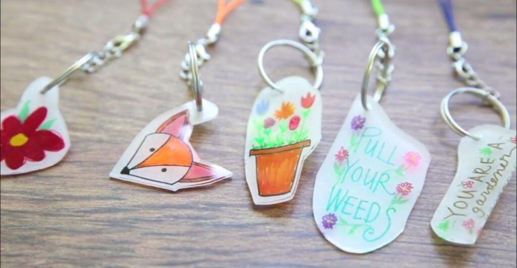 19 Fun Facts About Shrinky Dinks That Took Over The '70s And '80s Kids