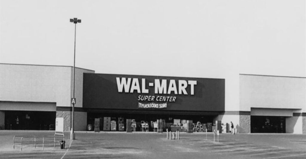 The Evolution of Walmart Through Vintage Photos